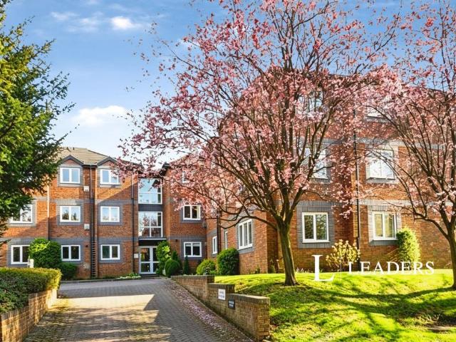 Warwick Court, Sevenoaks, TN13 2 bed flat to rent £1,800 pcm £415 pw