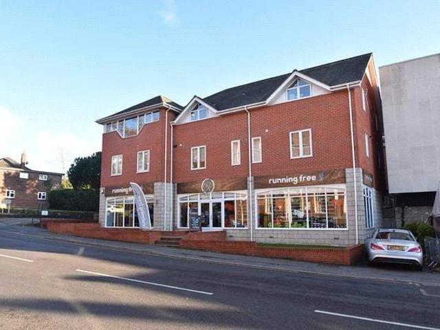 Warwick Court, 22 Bournemouth Road. 2 bed apartment to rent £1,125 pcm £260 pw