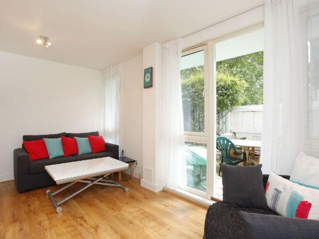 Warwick Crescent, Little Venice, London W2, 1 bed flat to rent, £2,701 pcm | PrimeLocation