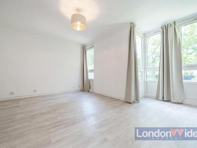 Warwick Crescent, London, W2 3 bed duplex to rent £3,200 pcm £738 pw