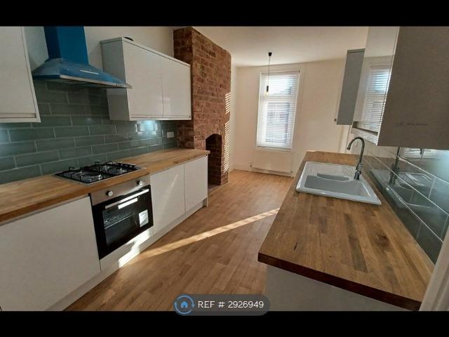 Warwick Drive, Wallasey CH45, 2 bed flat to rent, £800 pcm | PrimeLocation
