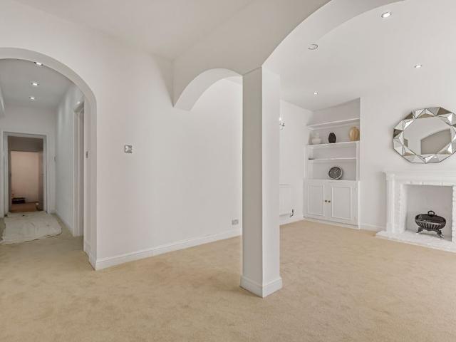 Warwick Gardens, Holland Park, London, W14