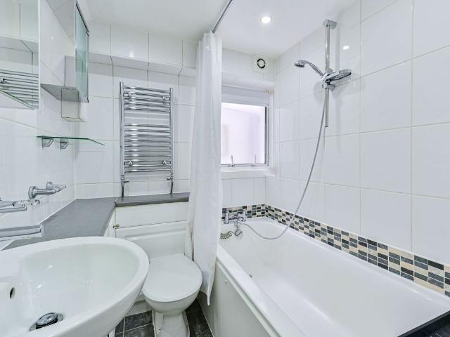 Warwick Gardens, High Street Kensington, London W14, 1 bed flat to rent, £3,000 pcm | PrimeLocation