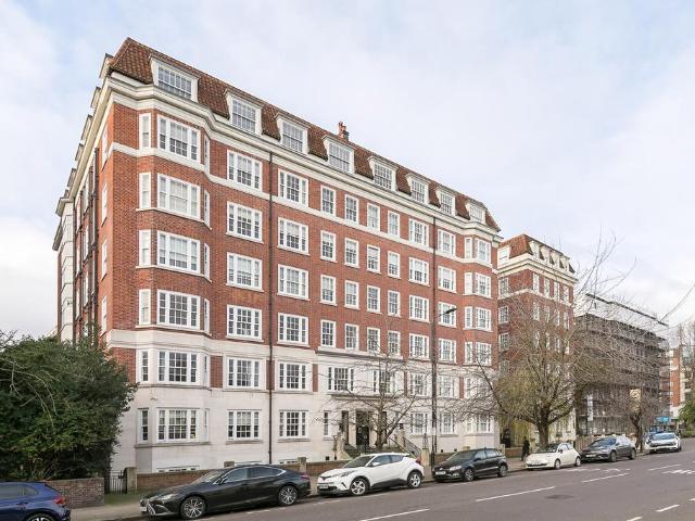 Warwick Gardens, London W14 4 bed flat to rent £6,800 pcm £1,569 pw