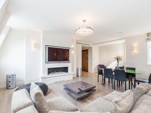 Warwick Gardens, London W14, 3 bed flat to rent, £7,150 pcm | PrimeLocation