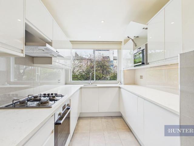 Warwick Gardens, London W14, 3 bed flat to rent, £3,900 pcm | PrimeLocation