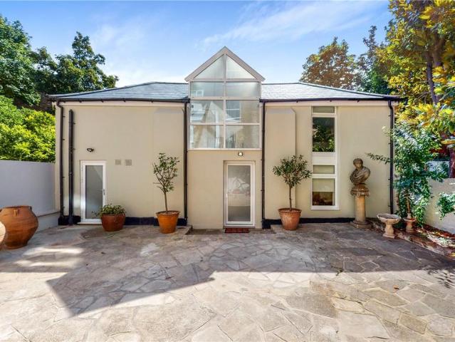 Warwick Gardens, London 2 bed detached house to rent £8,229 pcm £1,899 pw