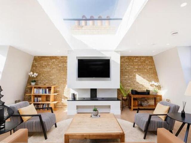 Warwick Gardens, London, 3 Bedroom Apartment