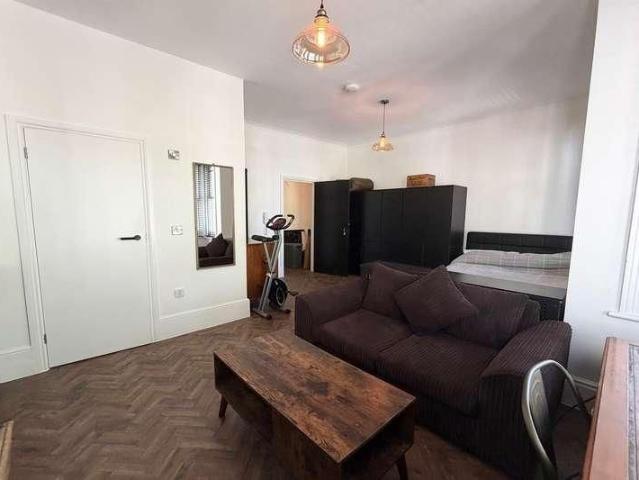 Warwick Gardens, Worthing, BN11