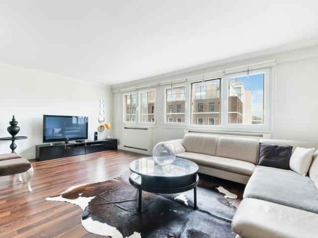 Warwick Gardens W14, 1 bed flat to rent, £2,900 pcm | PrimeLocation
