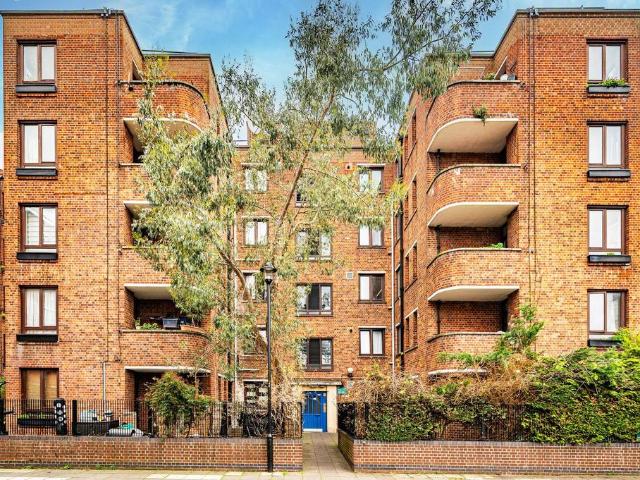 Warwick Grove House, Clapton. 2 bed flat to rent £3,000 pcm £692 pw