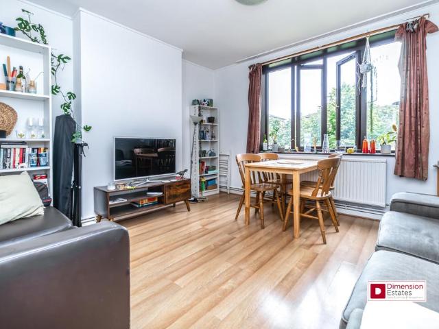 Warwick Grove, Upper Clapton,Hackney. 3 bed flat to rent £2,750 pcm £635 pw