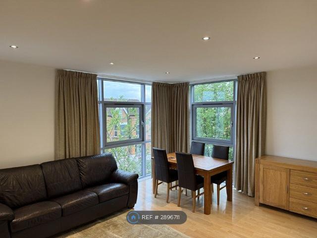 Warwick House, London SW19, 2 bed flat to rent, £2,950 pcm | PrimeLocation
