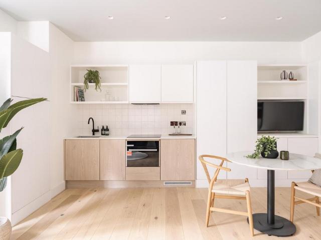 Warwick Road, 31, London SW5 Studio to rent £2,000 pcm £462 pw