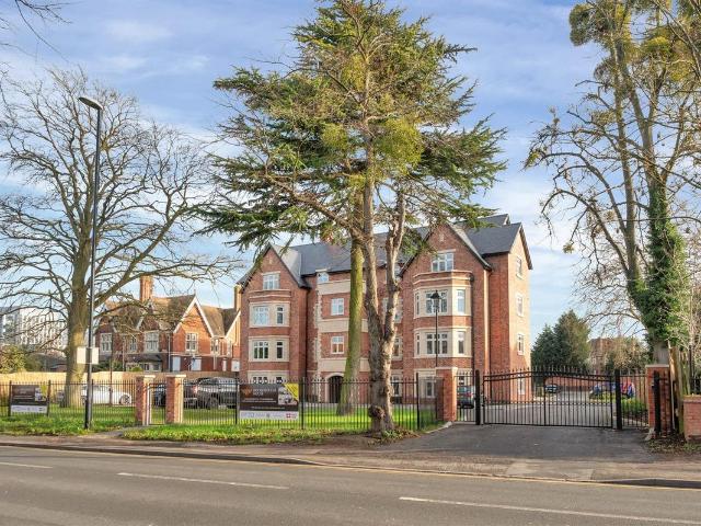 Warwick Road, Coventry CV3, 2 bed flat to rent, £1,550 pcm | PrimeLocation