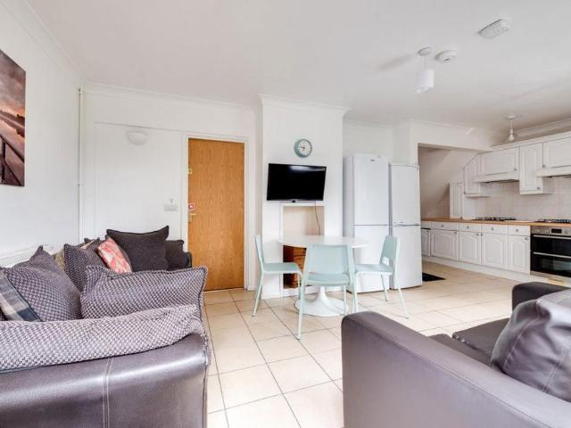 Warwick Road, Canterbury 5 bed house to rent £2,379 pcm £549 pw