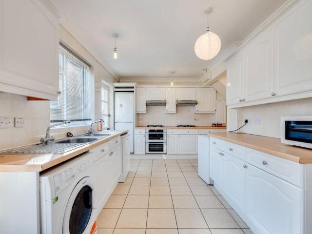 Warwick Road, Canterbury 5 bed house to rent £2,591 pcm £598 pw