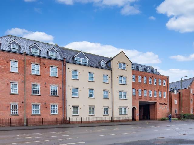 Warwick Road, Banbury OX16, 2 bed flat to rent, £1,100 pcm | PrimeLocation