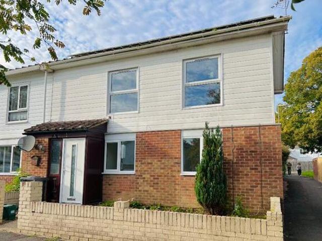 Warwick Road, Basingstoke, 3 Bedroom End