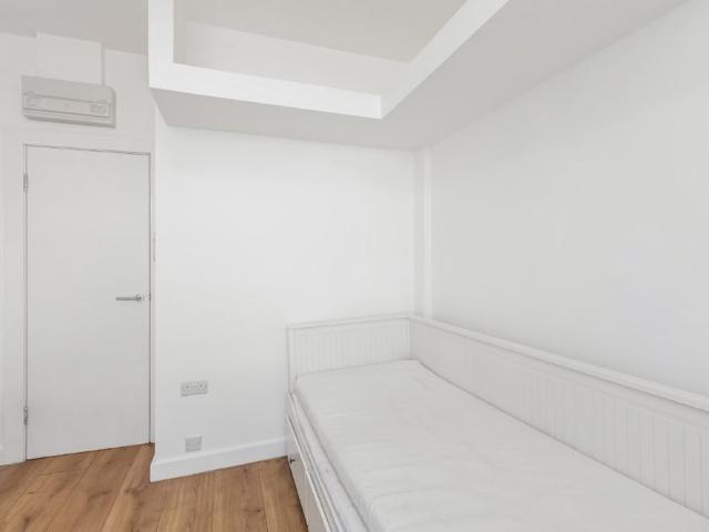 Warwick Road, Earls Court, London, SW5