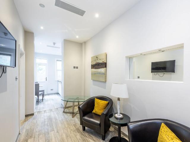 Warwick Road, Earls Court, London SW5, 1 bed flat to rent, £4,312 pcm | PrimeLocation