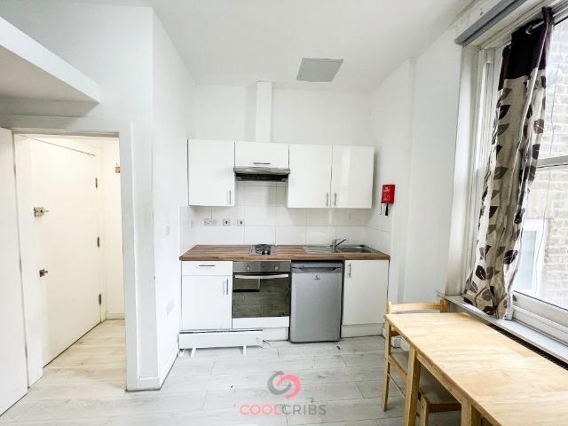 Warwick Road, Earls Court, London SW5, Studio to rent, £1,387 pcm | PrimeLocation