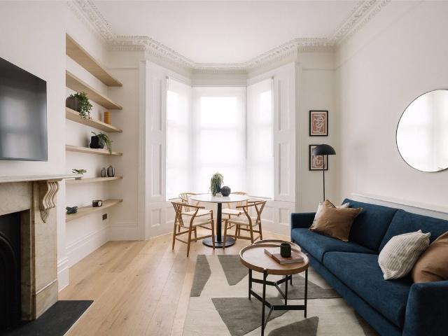 Warwick Road, Earls Court SW5, 2 bed flat to rent, £3,400 pcm | PrimeLocation