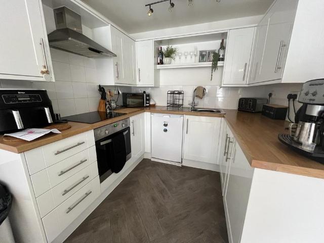 Warwick Road, KENILWORTH, CV8 2 bed flat to rent £1,175 pcm £271 pw
