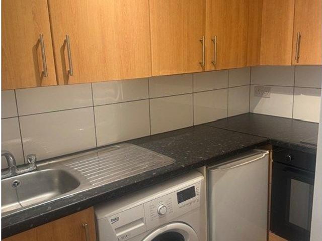 Warwick Road, London N11, Studio to rent, £1,248 pcm | PrimeLocation