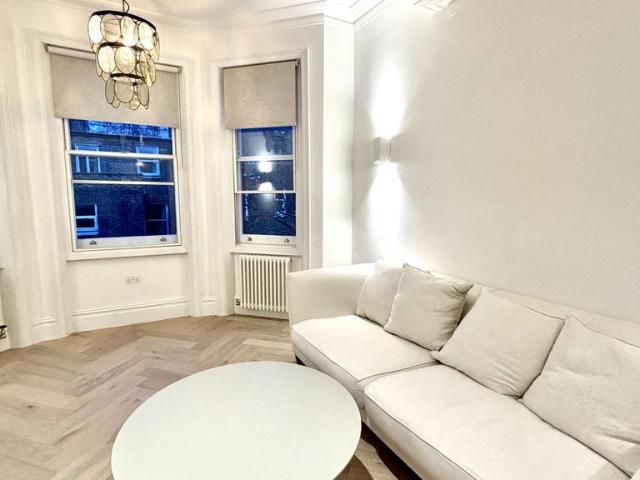 Warwick Road, London SW5 4 bed flat to rent £8,450 pcm £1,950 pw