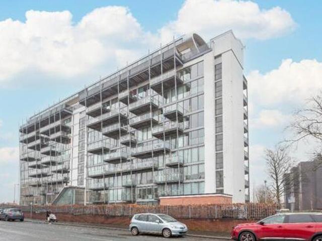 Warwick Road, Manchester, 2 Bedroom Flat