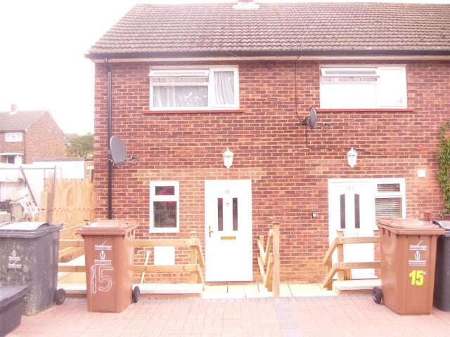 Warwick Road, Stevenage 1 bed house to rent £1,095 pcm £253 pw