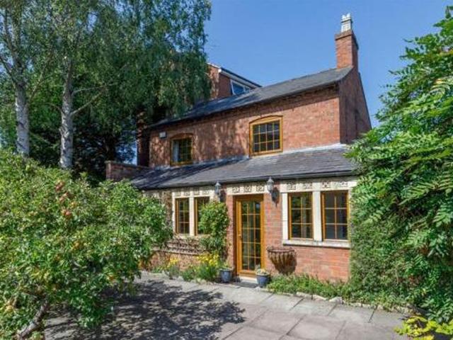 Warwick Road, Stratford upon avon, 2 Bedroom Detached