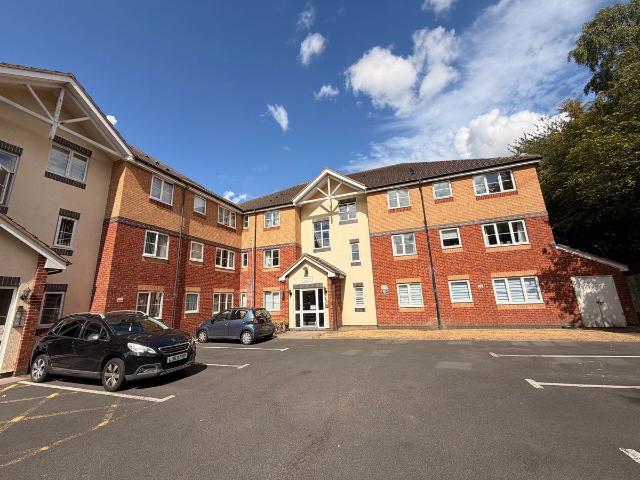Warwick Road, Sutton Coldfield B73, 2 bed flat to rent, £950 pcm | PrimeLocation