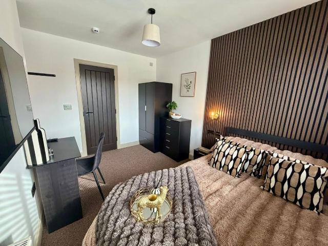 Warwick Road, Walton, Peterborough PE4, Room to rent, £685 pcm | PrimeLocation
