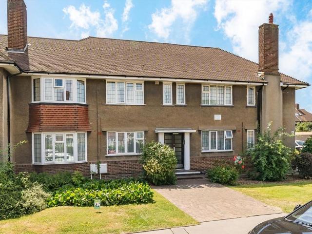 Warwick Road, Thornton Heath 2 bed flat to rent £1,800 pcm £415 pw