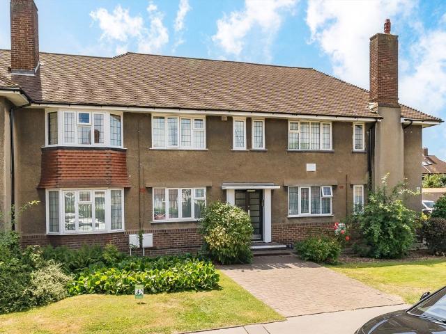 Warwick Road, Thornton Heath CR7, 2 bed flat to rent, £1,800 pcm | PrimeLocation