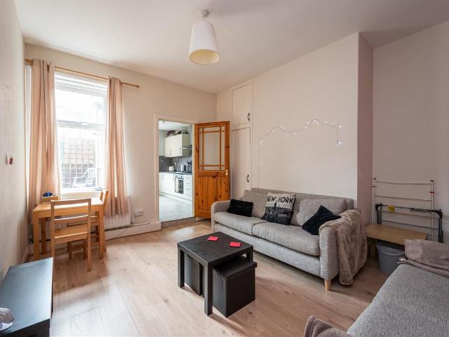 Warwick Street, Heaton, Newcastle Upon Tyne NE6, 2 bed flat to rent, £1,095 pcm | PrimeLocation