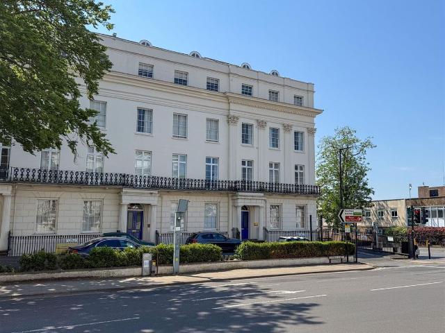Warwick Street, Leamington Spa CV32, 2 bed flat to rent, £1,700 pcm | PrimeLocation