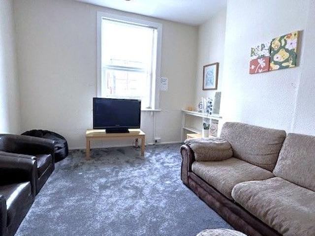Warwick Street, Leamington Spa CV32, 4 bed town house to rent, £2,500 pcm | PrimeLocation