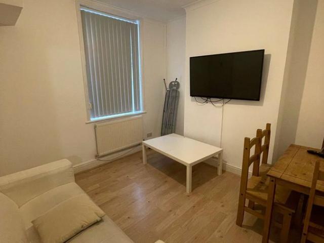 Warwick Street, Middlesbrough TS1, 3 bed shared accommodation to rent, £975 pcm | PrimeLocation