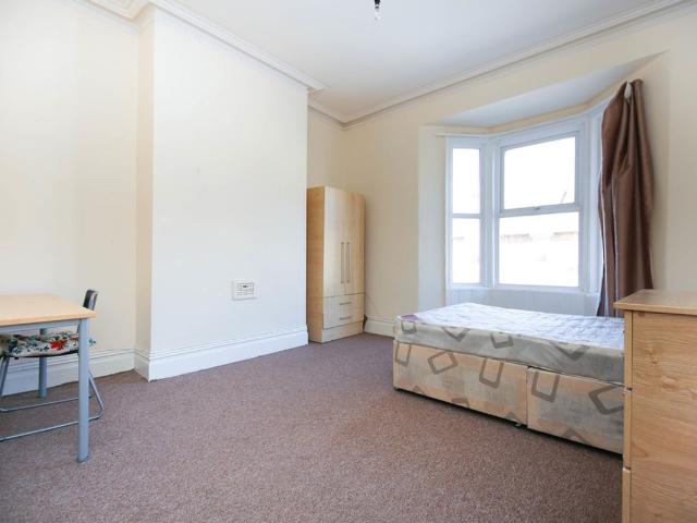 Warwick Street, Newcastle Upon Tyne NE6, 3 bed flat to rent, £1,500 pcm | PrimeLocation