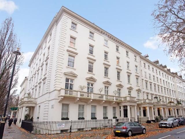 Warwick Square, London SW1V 1 bed apartment to rent £3,878 pcm £895 pw