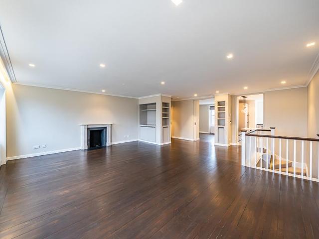 Warwick Square Pimlico SW1V 3 bed flat to rent £7,000 pcm £1,615 pw