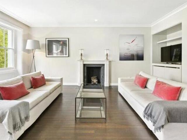 Warwick Square, Pimlico, 3 Bedroom Flat