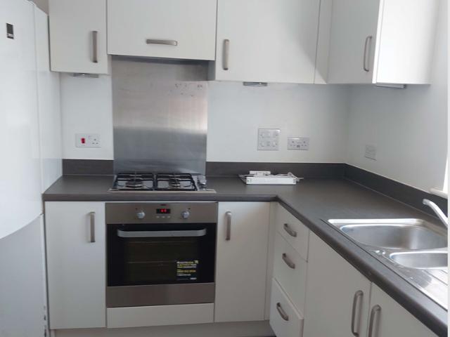 Warwick Way, Bursledon SO31, 2 bed maisonette to rent, £1,220 pcm | PrimeLocation