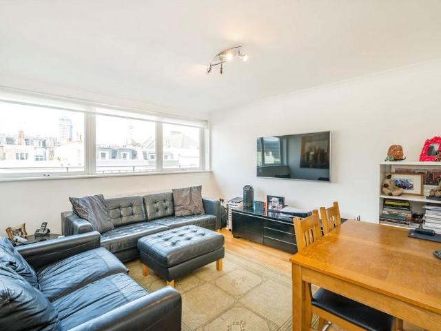 Warwick Way, London SW1V 2 bed flat to rent £2,799 pcm £646 pw