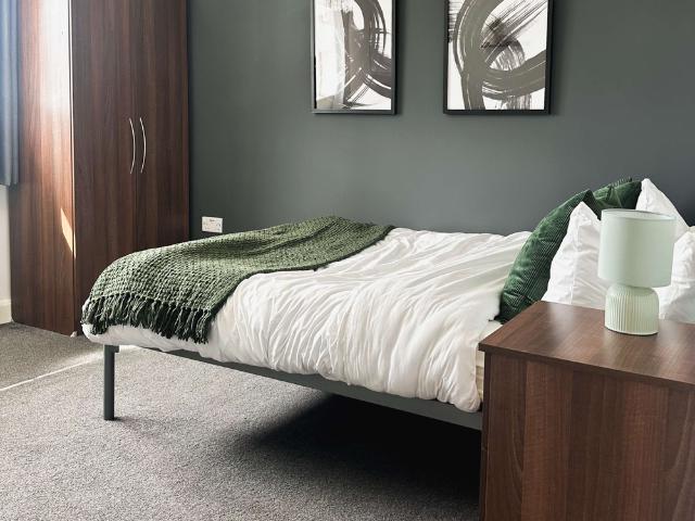 Warwick Way Room 1