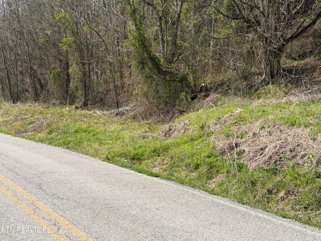 War Creek Rd, Thorn Hill, TN 37881