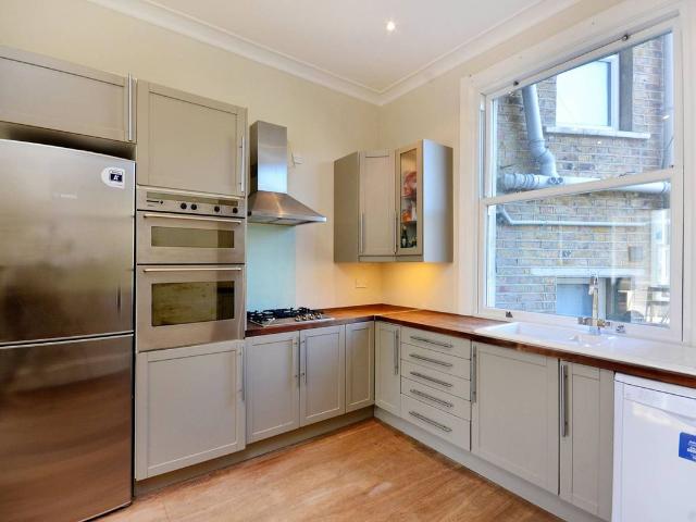 Warbeck Road, Shepherd's Bush, London W12, 3 bed maisonette to rent, £3,400 pcm | PrimeLocation